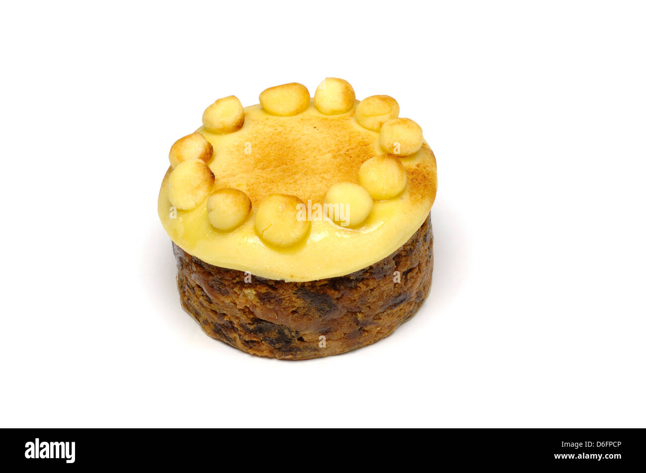 Simnel cakes Cut Out Stock Images & Pictures - Alamy