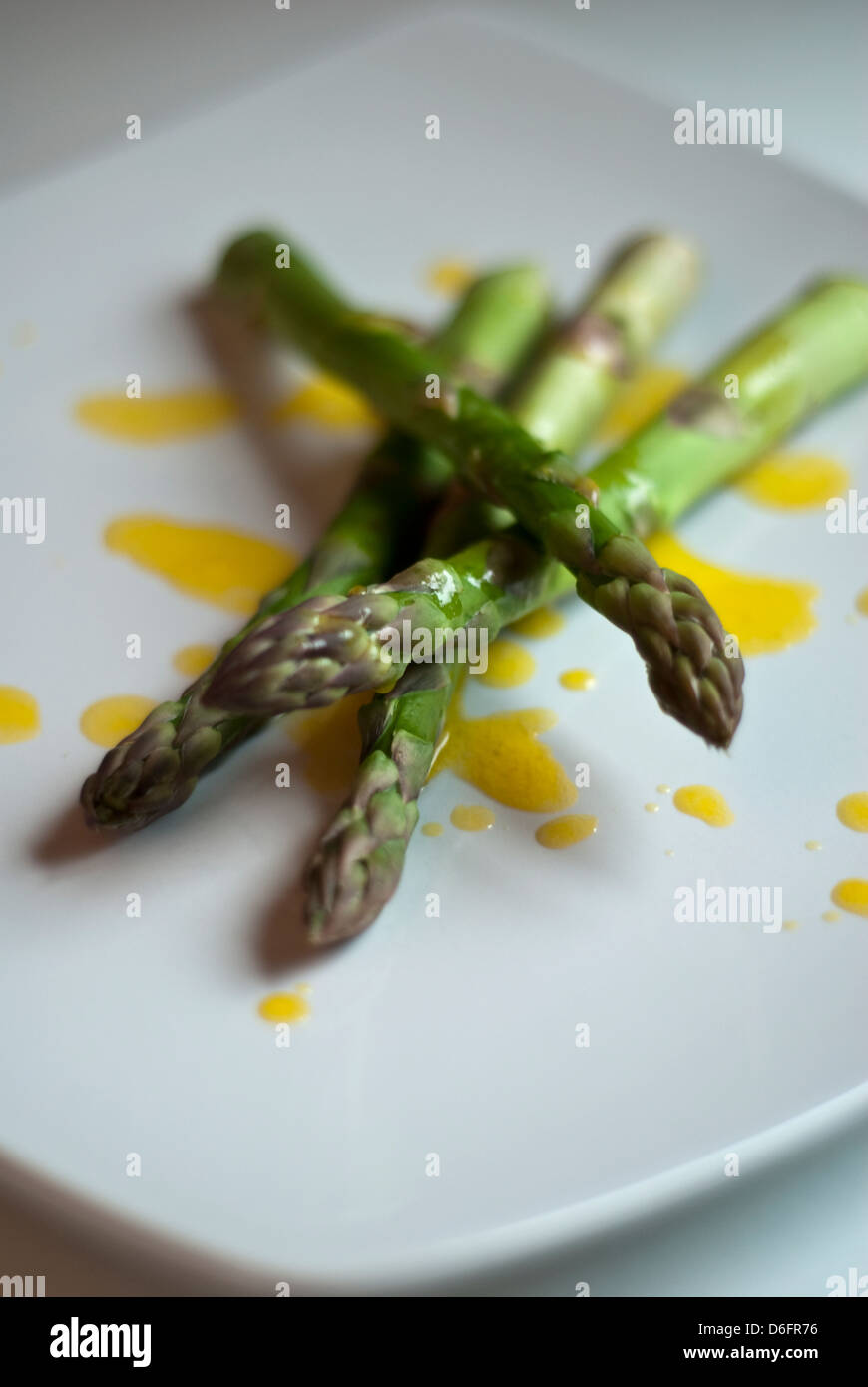 Single asparagus hi-res stock photography and images - Alamy