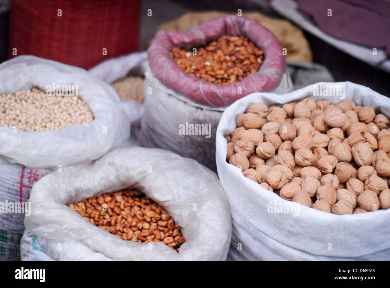 Piles place market hi-res stock photography and images - Alamy