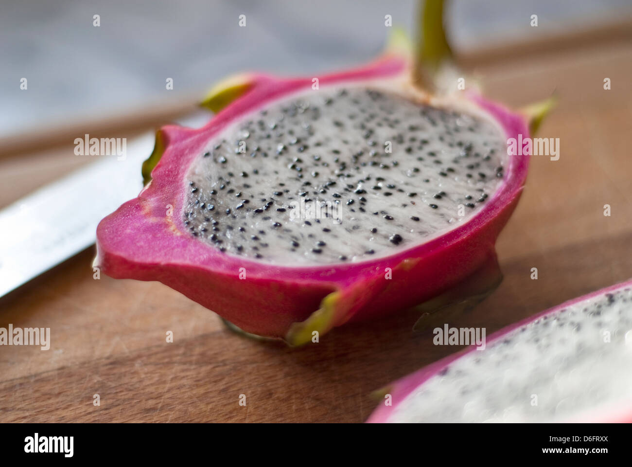 Dragon fruit fruit hi-res stock photography and images - Alamy