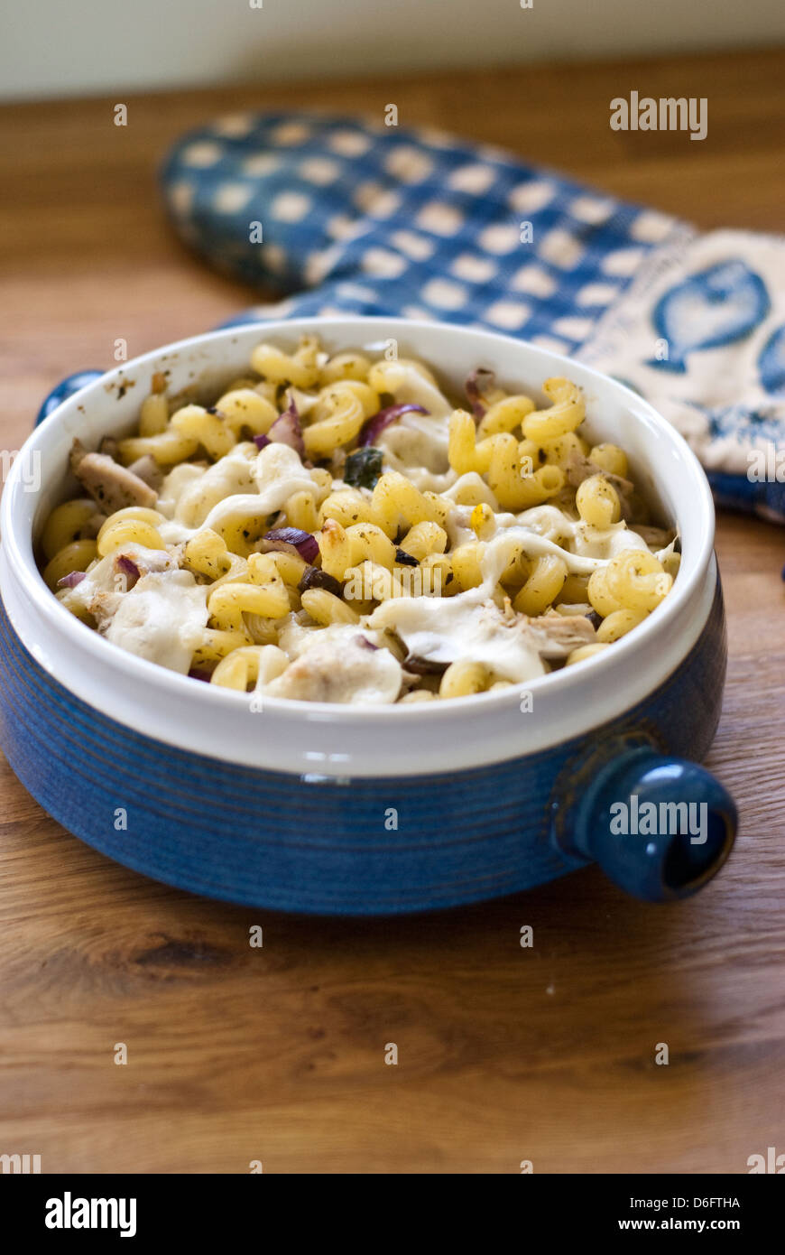 Pesto pot hi-res stock photography and images - Alamy