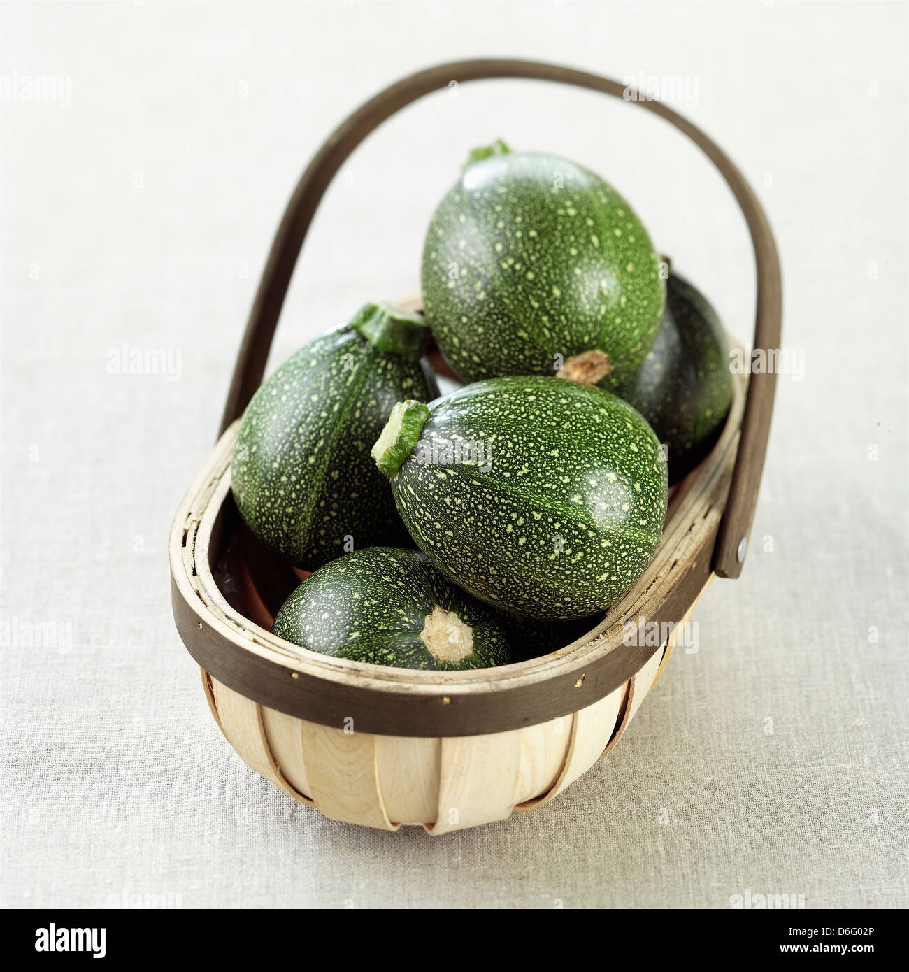 Courgette trug hi-res stock photography and images - Alamy