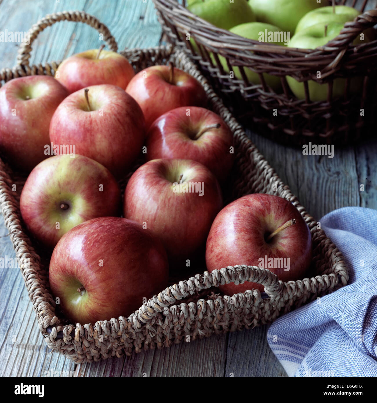 Granny smith apples in fruit basket hi-res stock photography and images ...