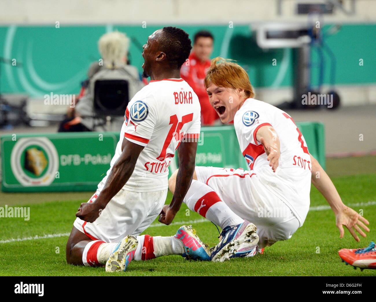 Stuttgart's Arthur Boka (L) celebrates his 1-0 goal with Gotoku Sakai ...