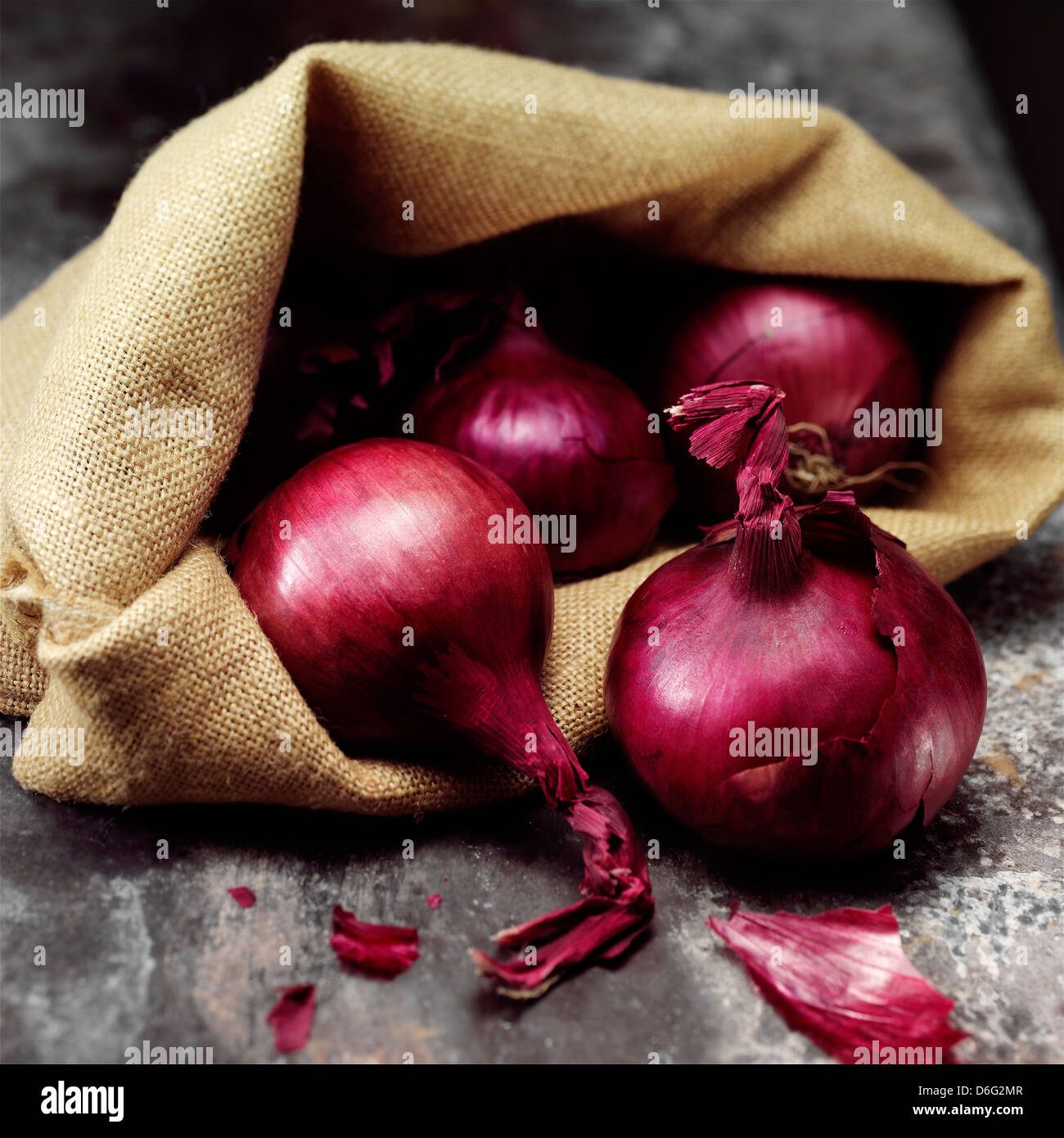 Sack of onions hi-res stock photography and images - Alamy