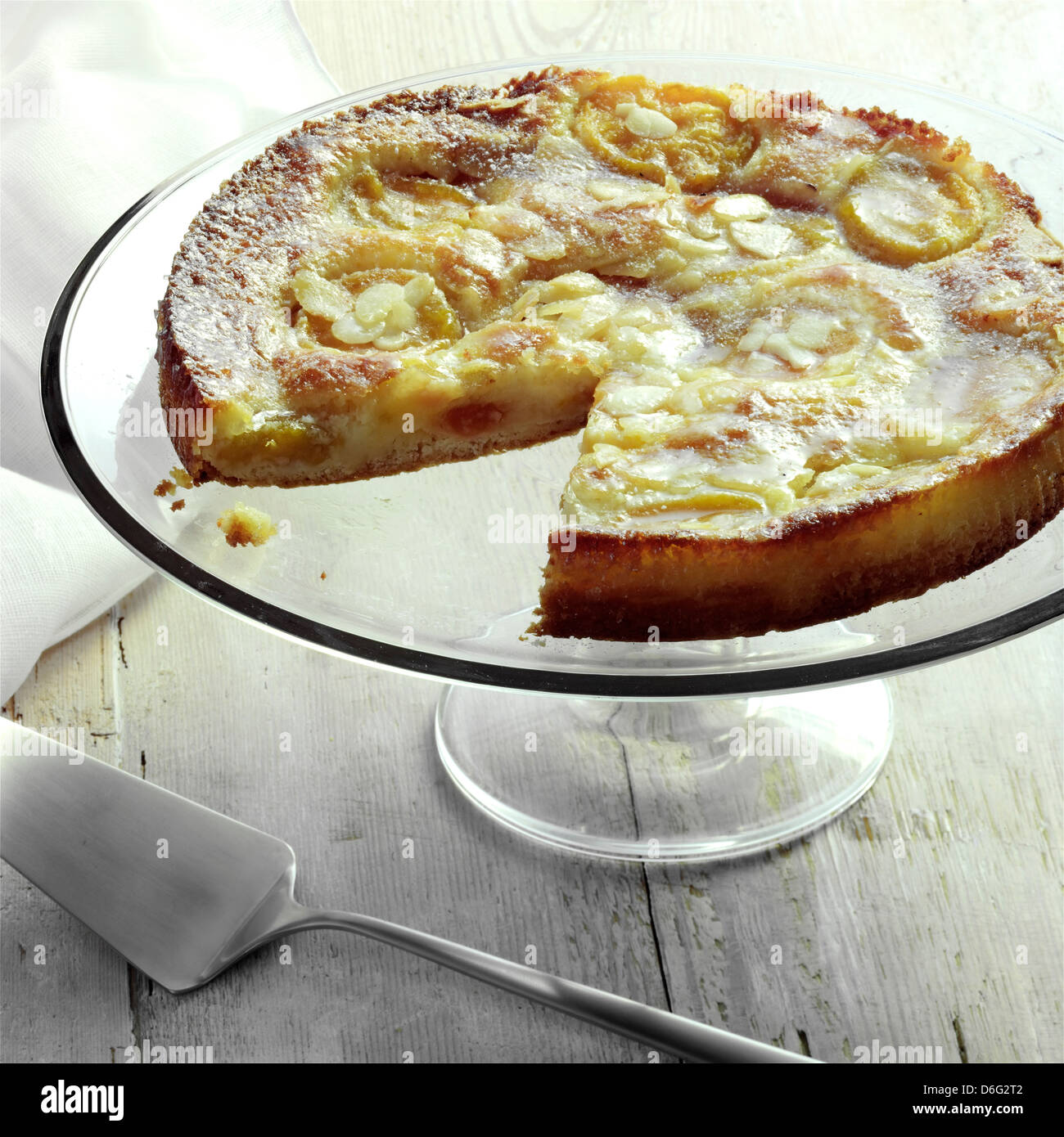 Apricot and frangipane tart hi-res stock photography and images - Alamy