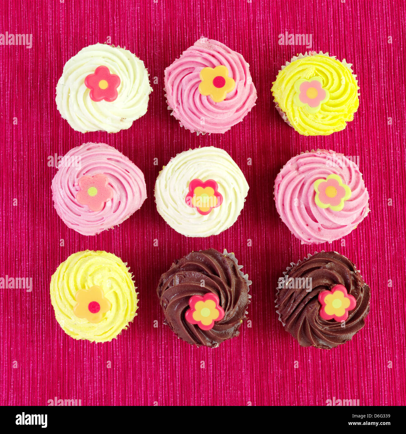 Flower cakes cut out hi-res stock photography and images - Alamy