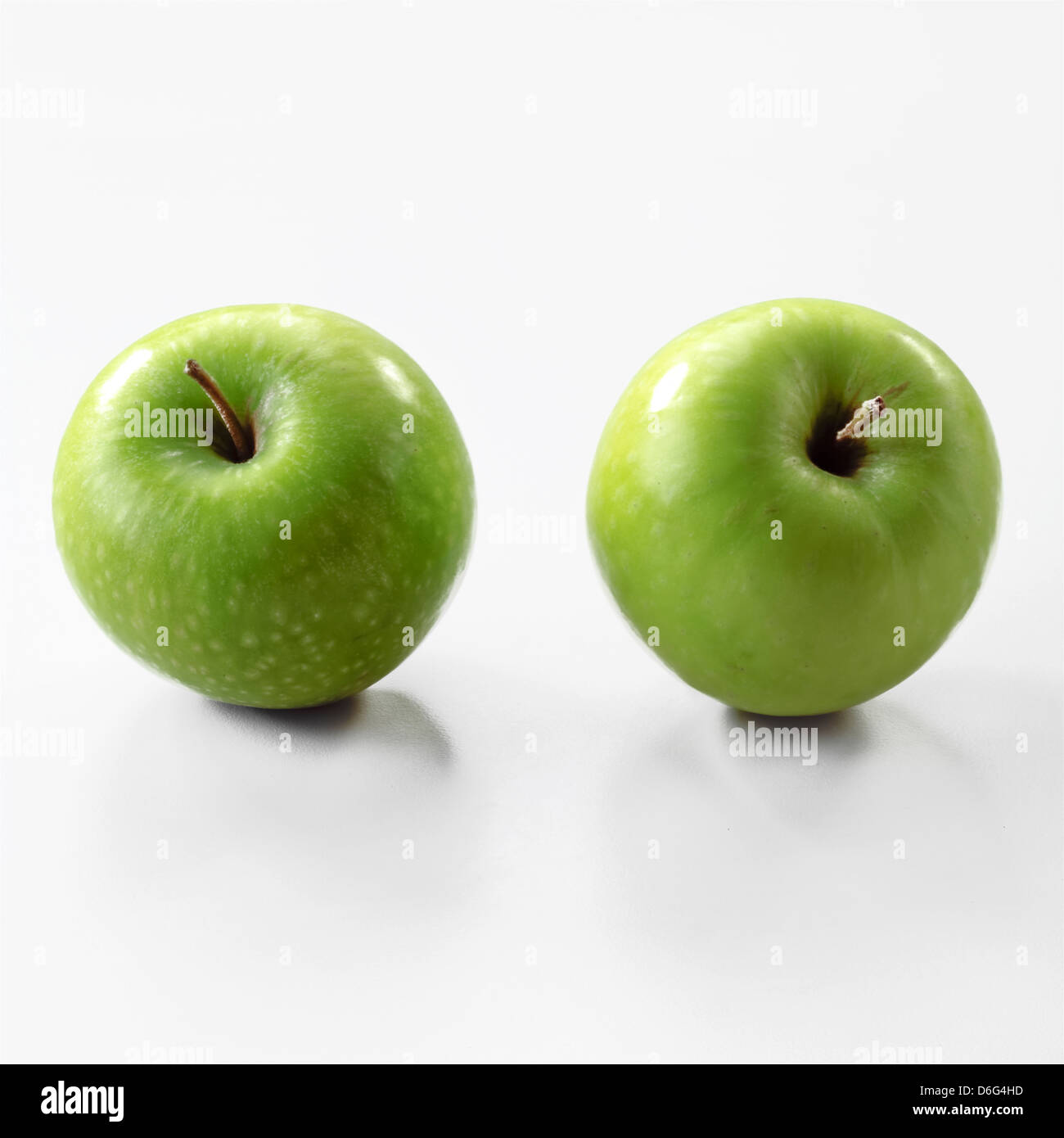 Two Granny Smith Apples Stock Photo - Alamy