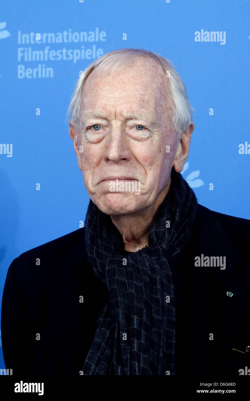 Loud actor hi-res stock photography and images - Alamy