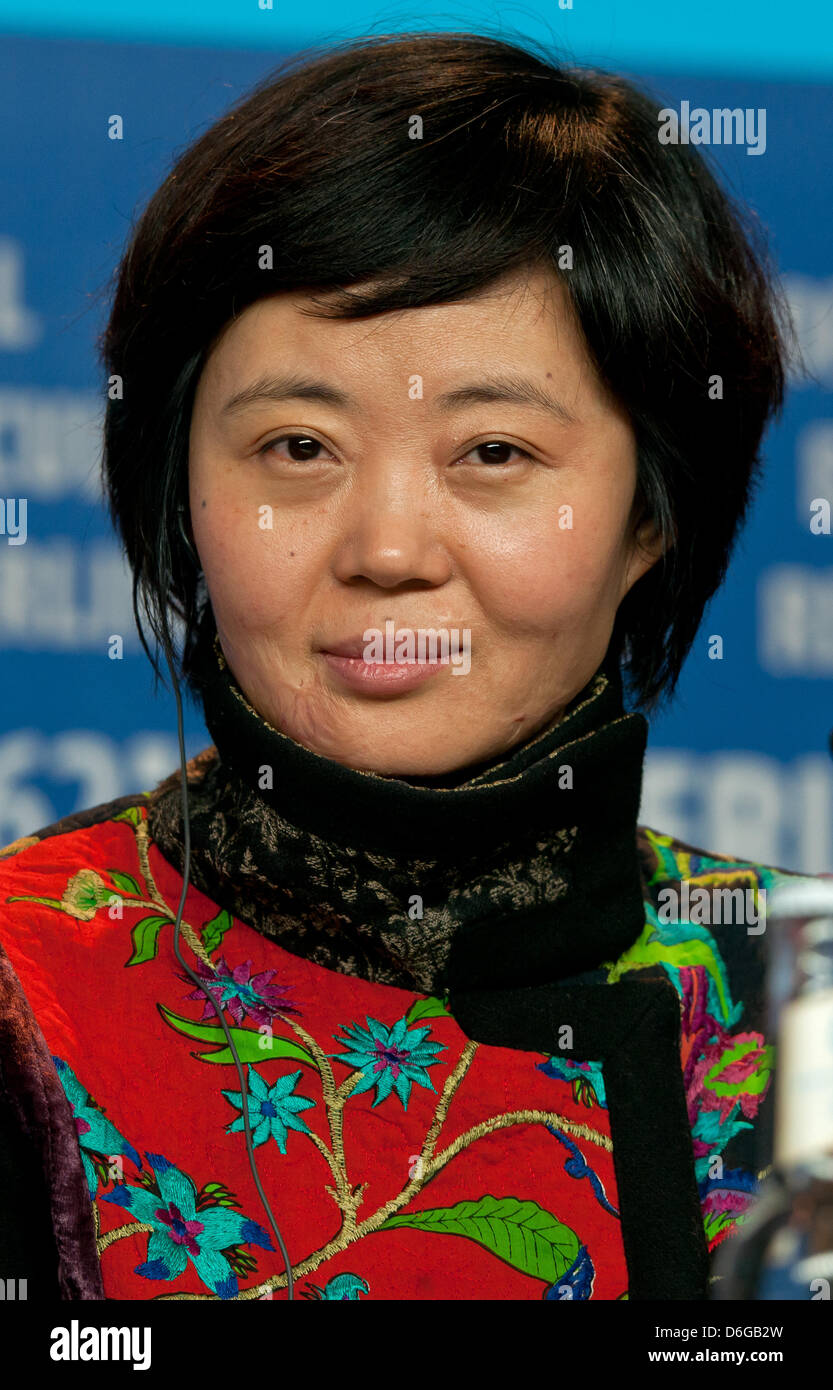 Screenplay author Zhou Xiaofeng is attending a press conference for the ...
