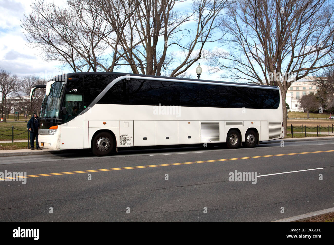 Charter bus hi-res stock photography and images - Alamy