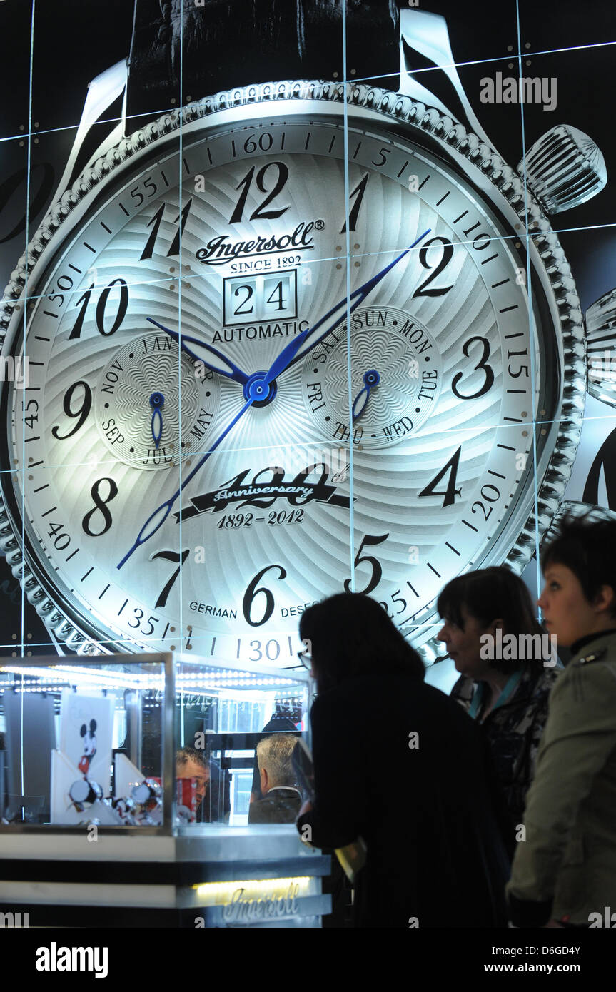 Watch booth hi-res stock photography and images - Alamy