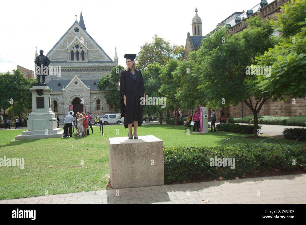University students graduate australia hi-res stock photography and ...