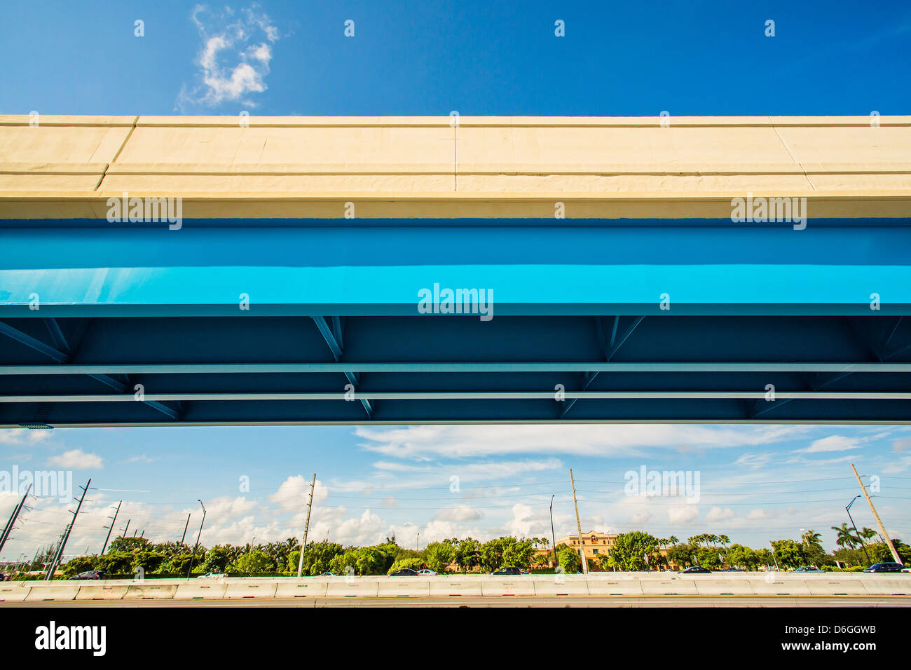Freeway overpass in suburban landscape Stock Photo - Alamy