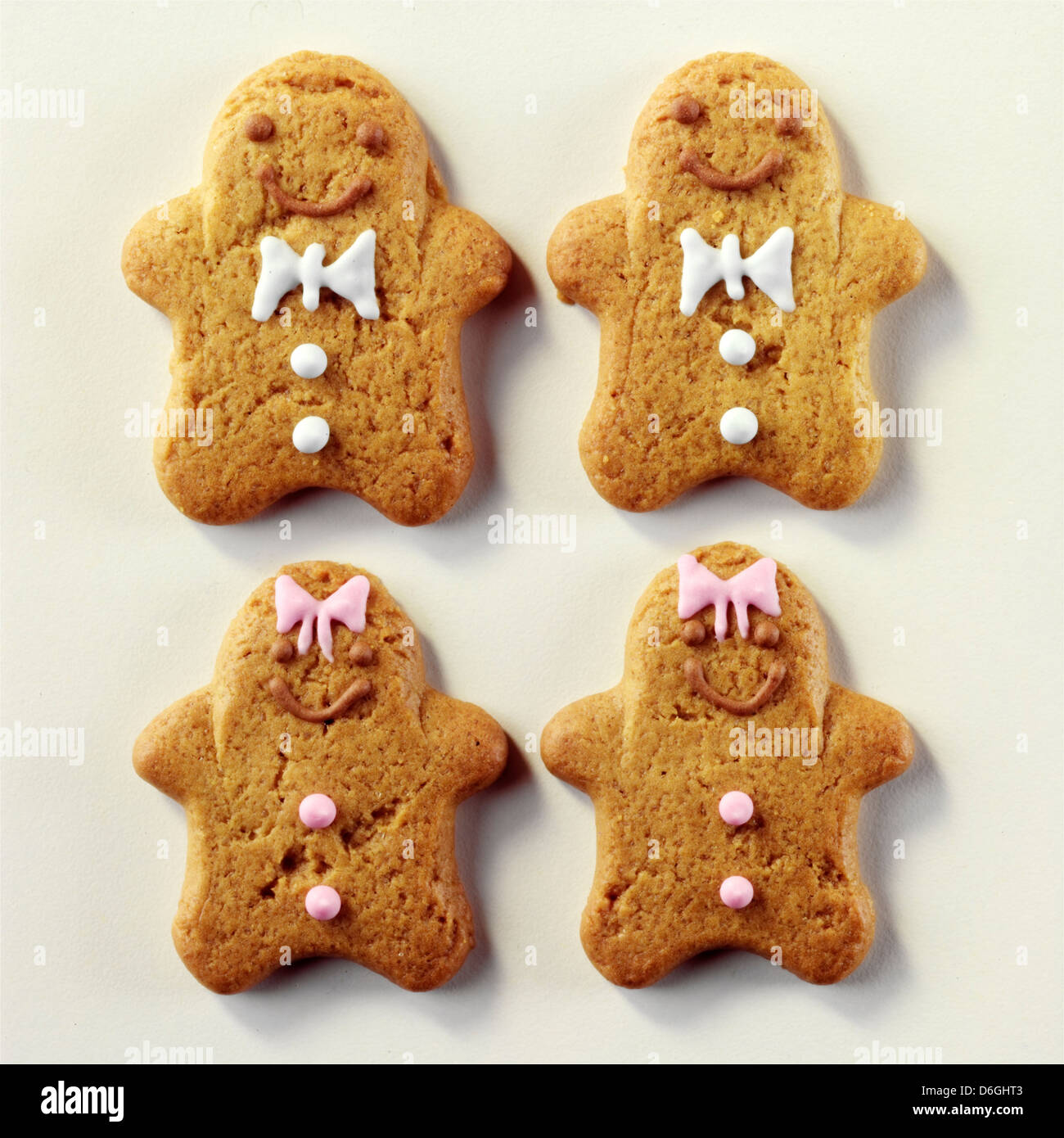 Row of gingerbread men hi-res stock photography and images - Alamy