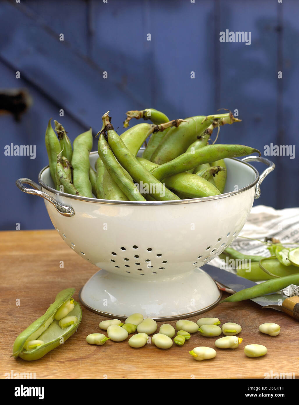 Plate of broad beans hi-res stock photography and images - Alamy