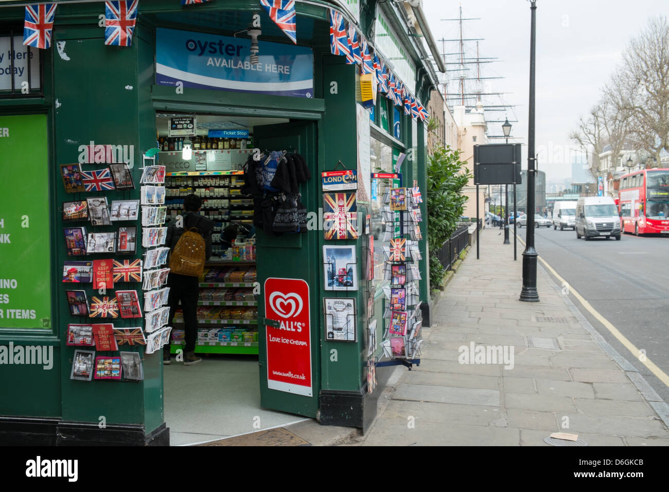 News agent hi-res stock photography and images - Alamy