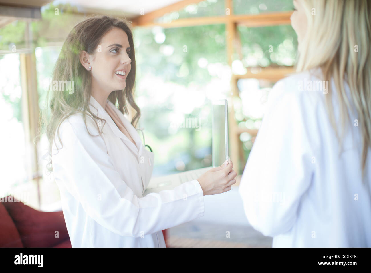 Tablet team planning doctors hi-res stock photography and images - Alamy