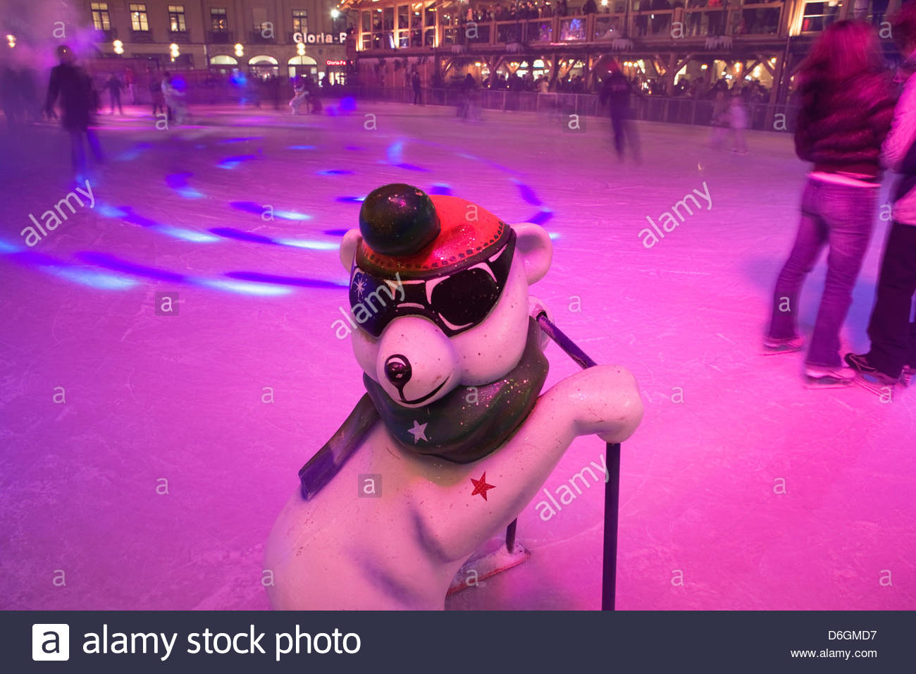 Karlsplatz Munich Ice Skating Stock Photos & Karlsplatz Munich Ice ...
