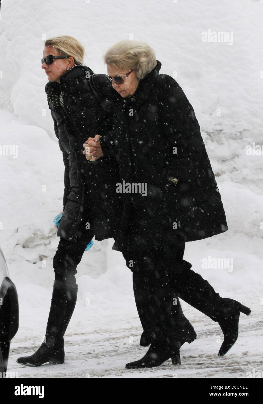 Queen Beatrix, Princess Mabel Queen Beatrix and Princess Mabel arrive ...