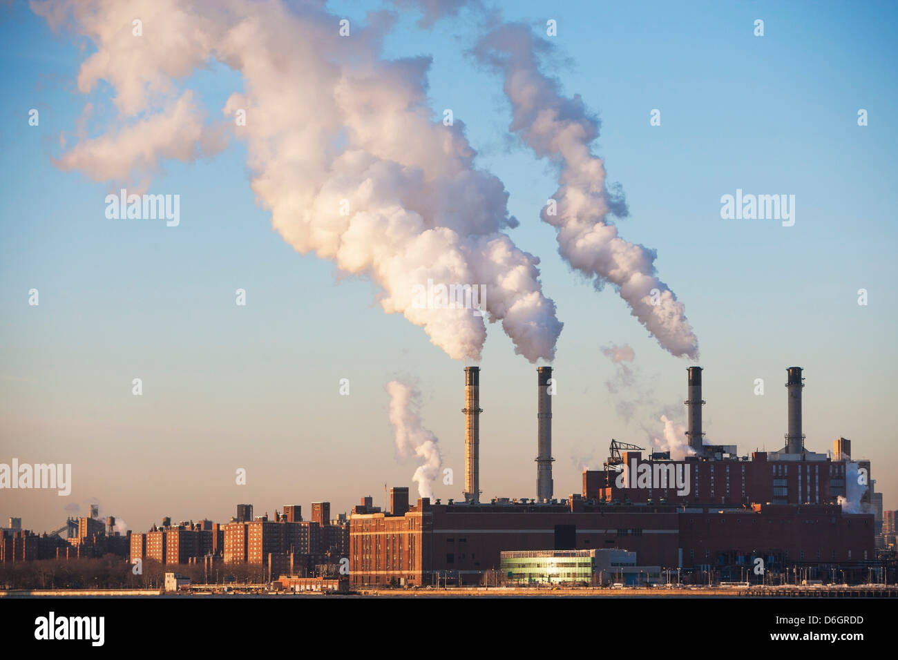 Smoke billowing from industrial building hi-res stock photography and ...