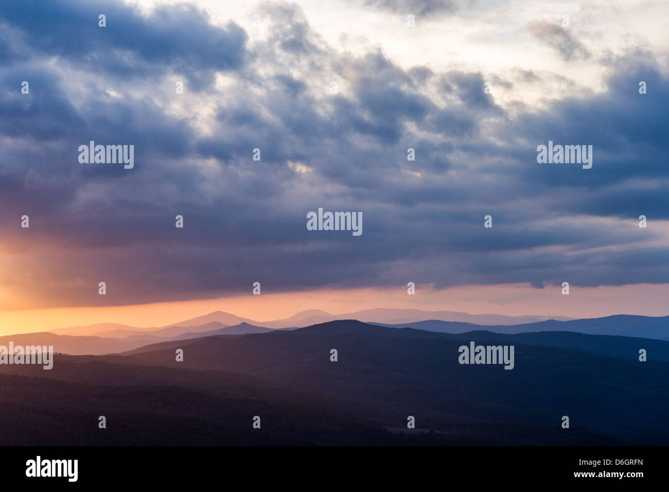 Beautiful sunset tuscany landscape hi-res stock photography and images ...