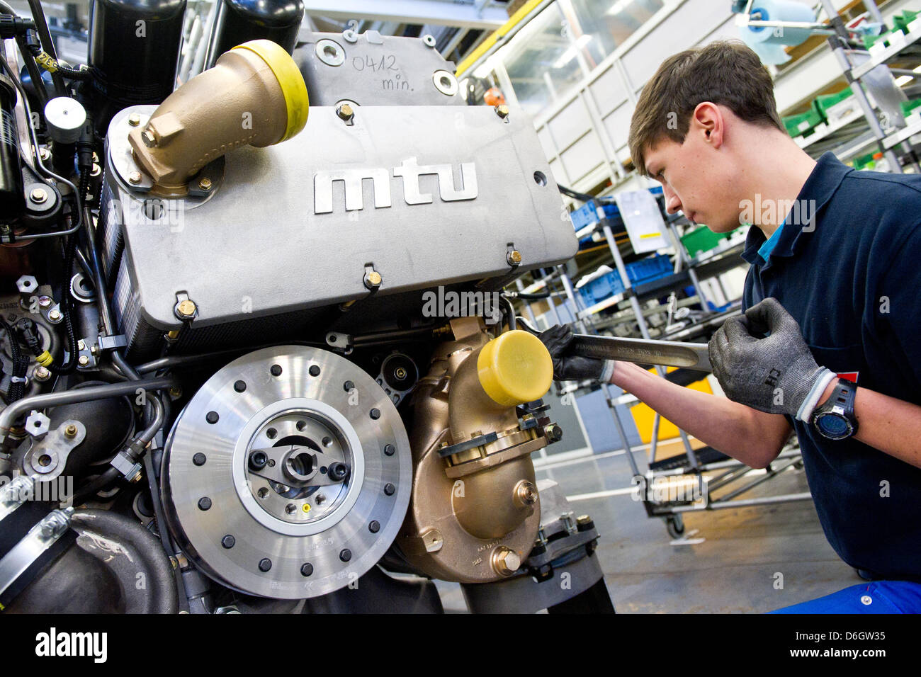Mtu engine hi-res stock photography and images - Alamy