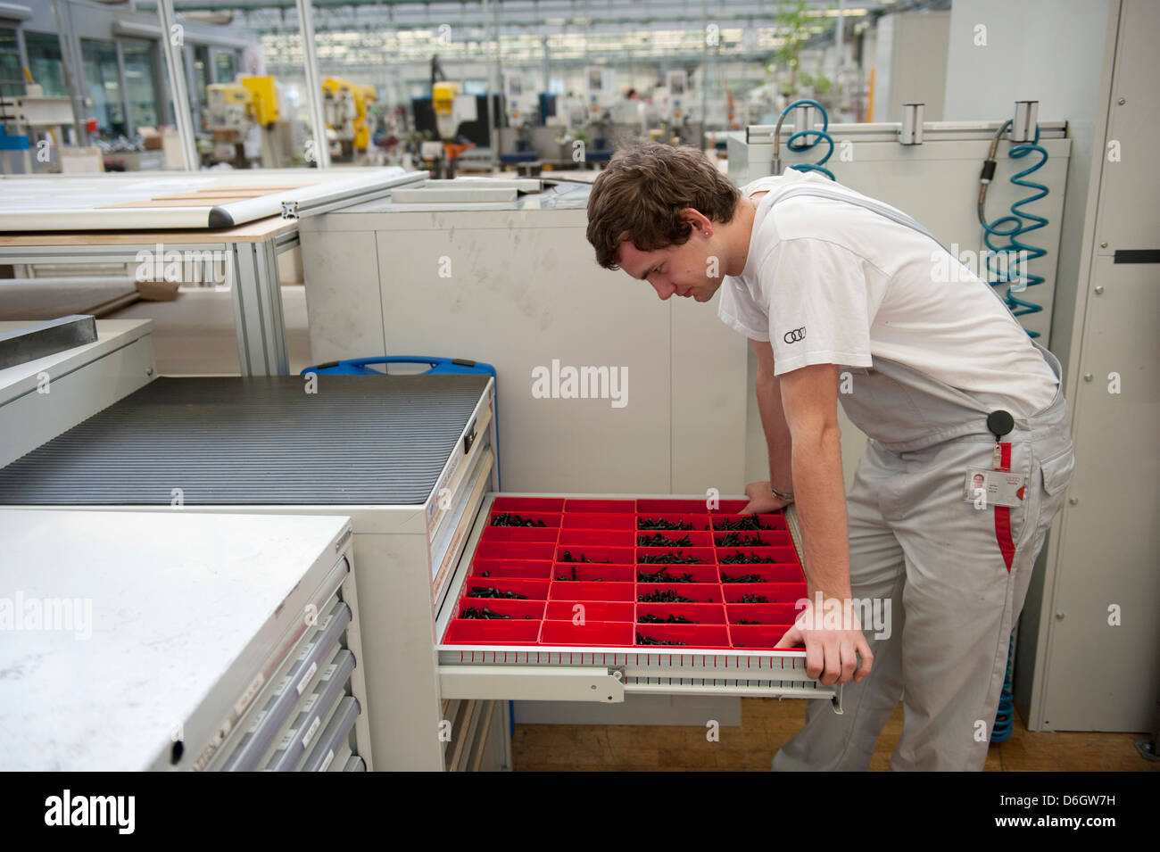 Apprentices mechatronics hi-res stock photography and images - Alamy