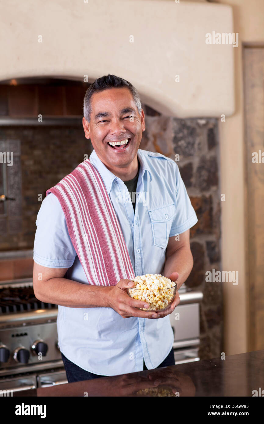 Making popcorn at home hi-res stock photography and images - Alamy