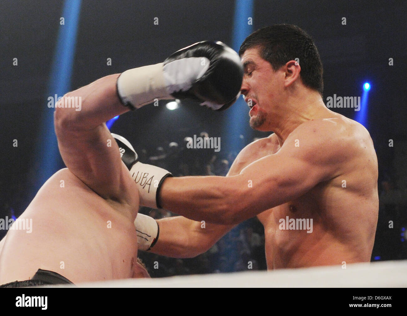 Action against alexander povetkin hi-res stock photography and images ...