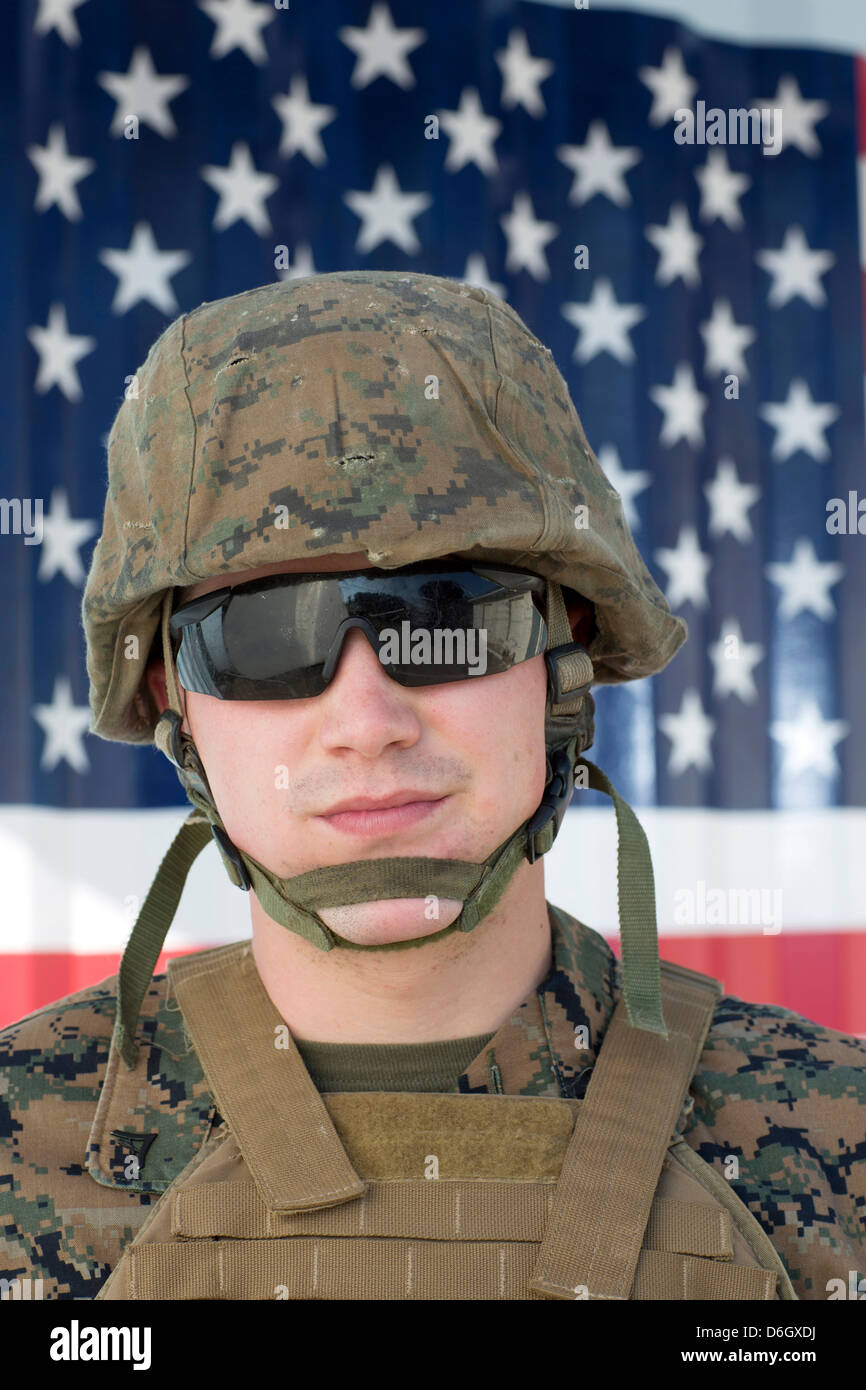 Us serviceman in camouflage hi-res stock photography and images - Alamy