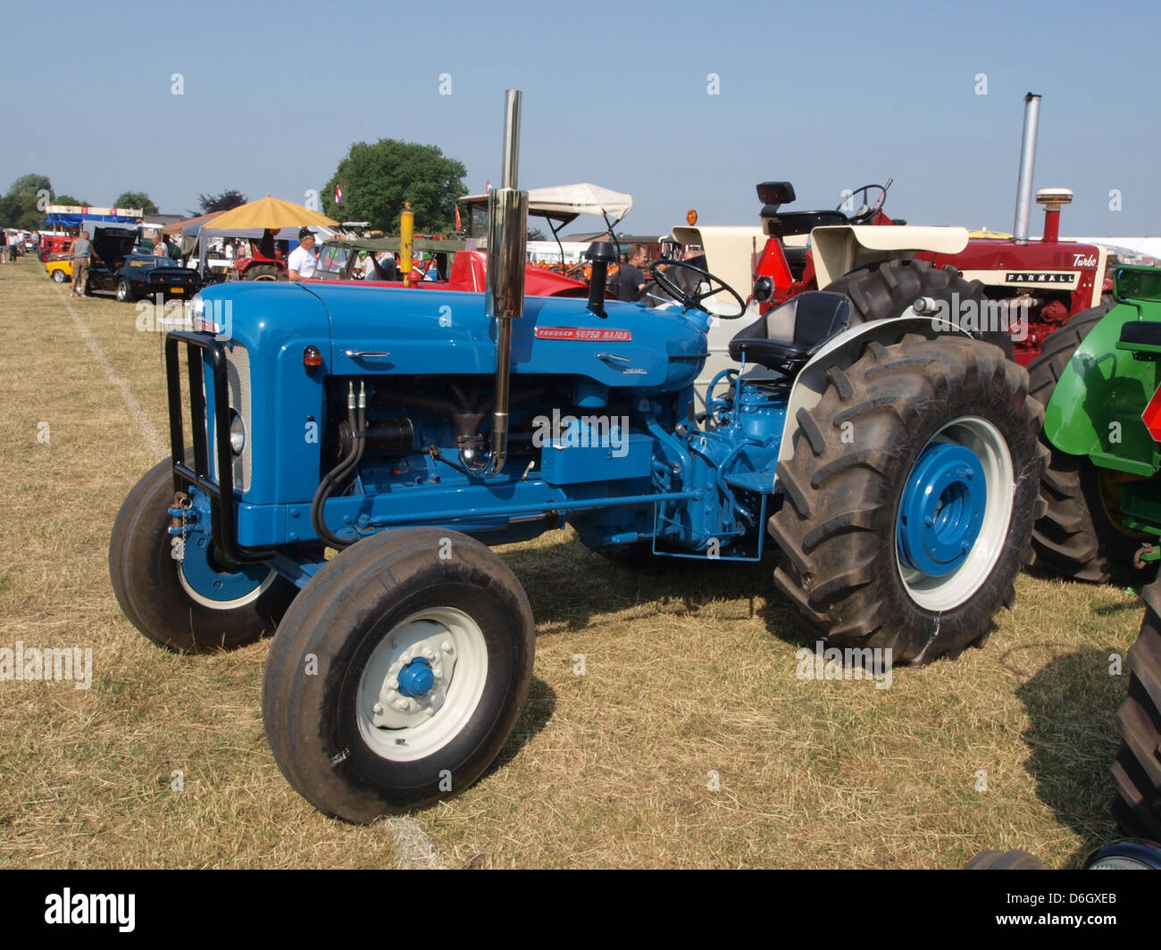 Blue fordson super major hi-res stock photography and images - Alamy
