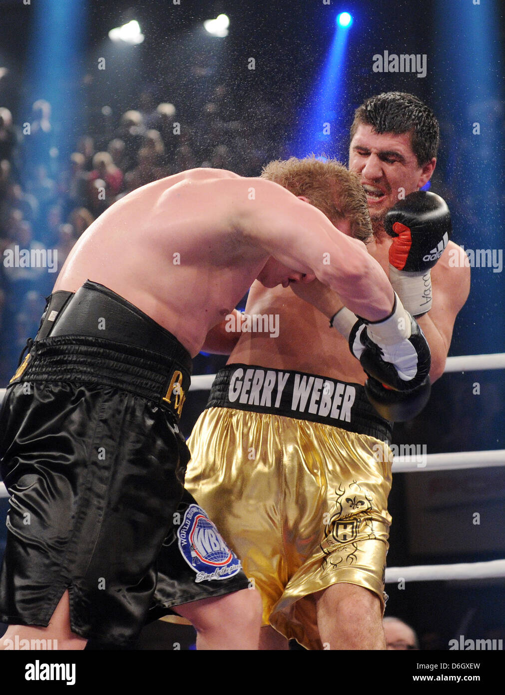 Russian heavyweight boxer alexander povetkin hi-res stock photography ...