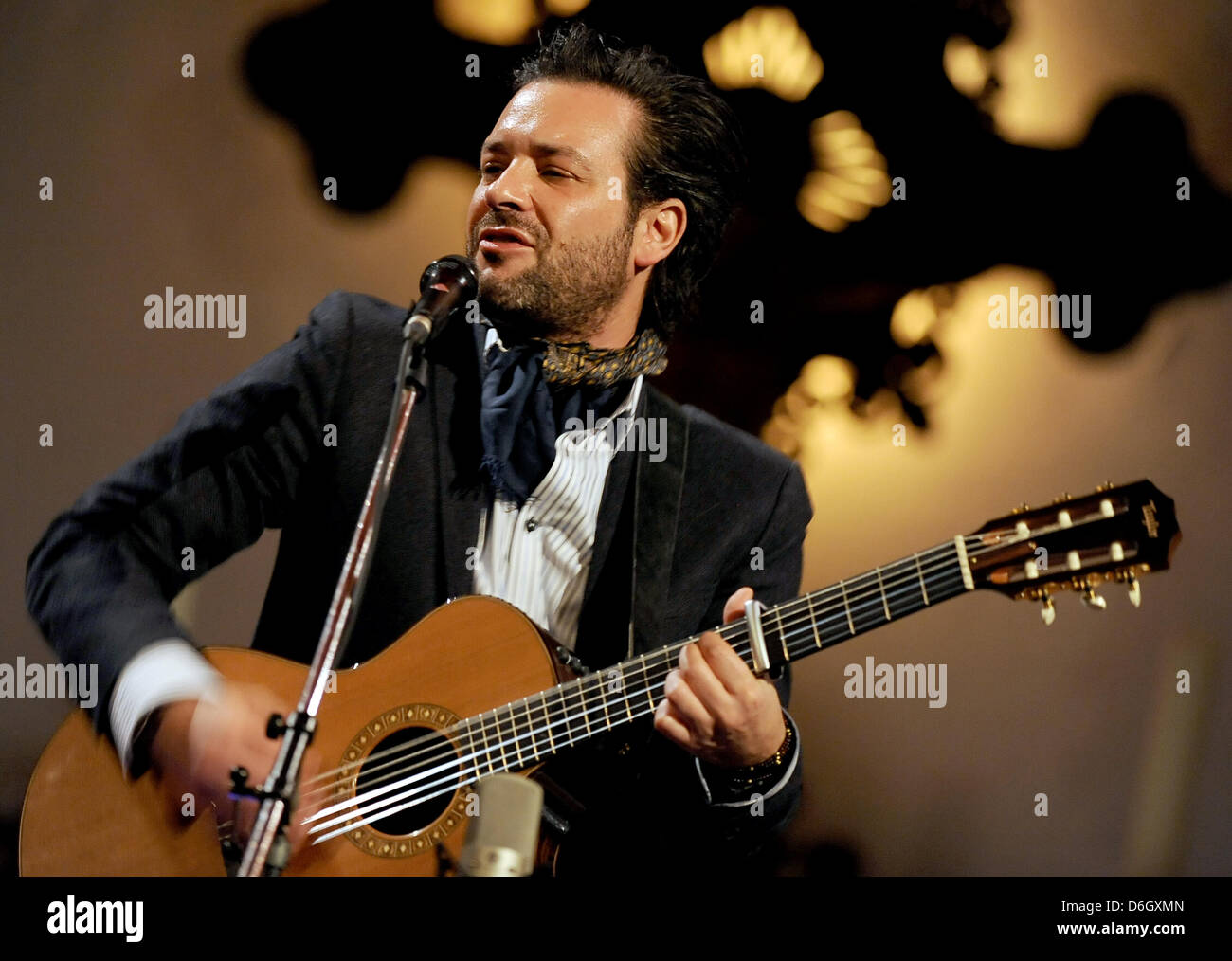 Adam cohen hi-res stock photography and images - Alamy