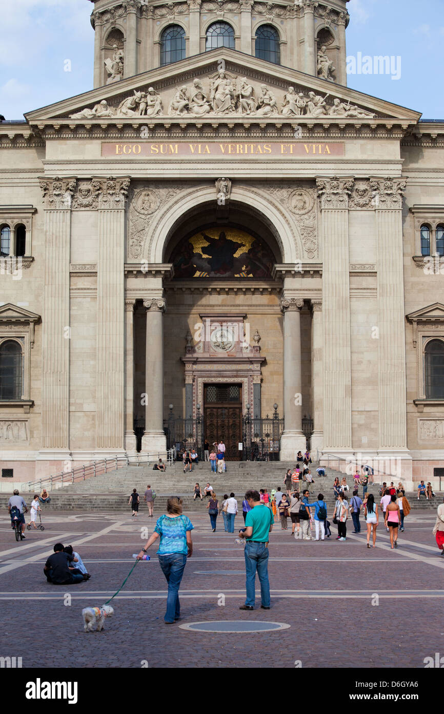 Neoclassical church portico hi-res stock photography and images - Alamy