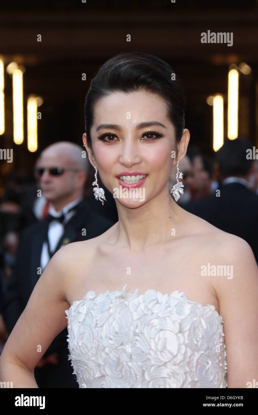 Chinese actress Li Bingbing arrives at the 84th Annual Academy Awards ...