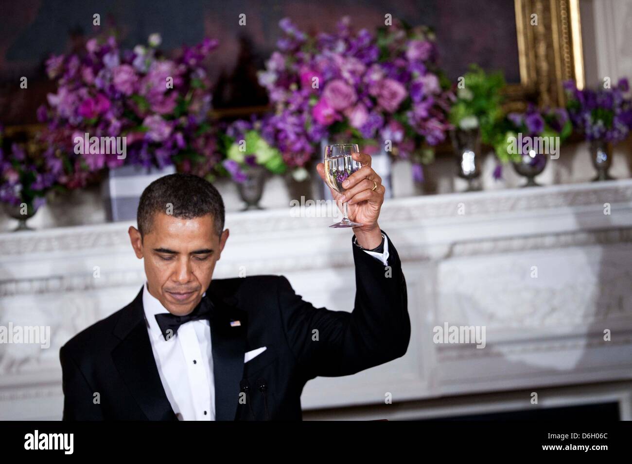 President obama and first lady michelle hi-res stock photography and ...