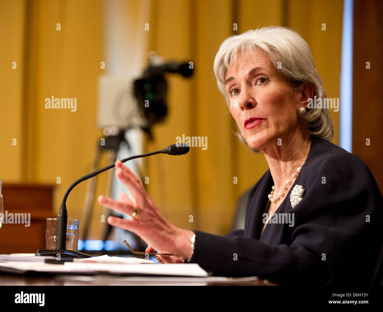 United states secretary of health and human services hi-res stock ...