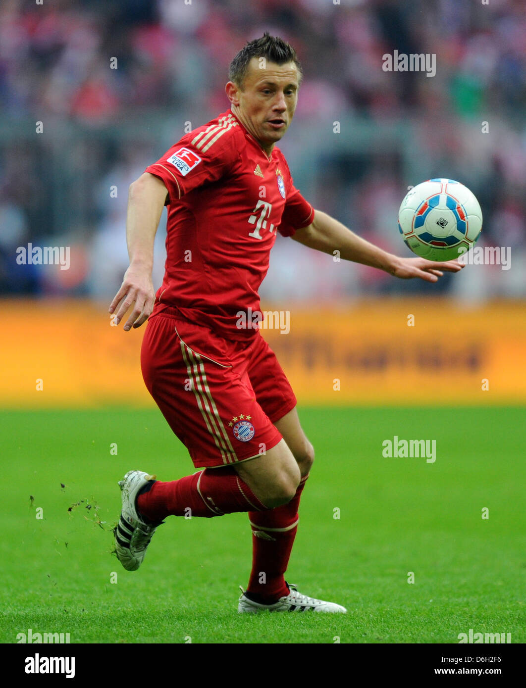 Munich's Ivica Olic plays the ball during the German Bundesliga match ...
