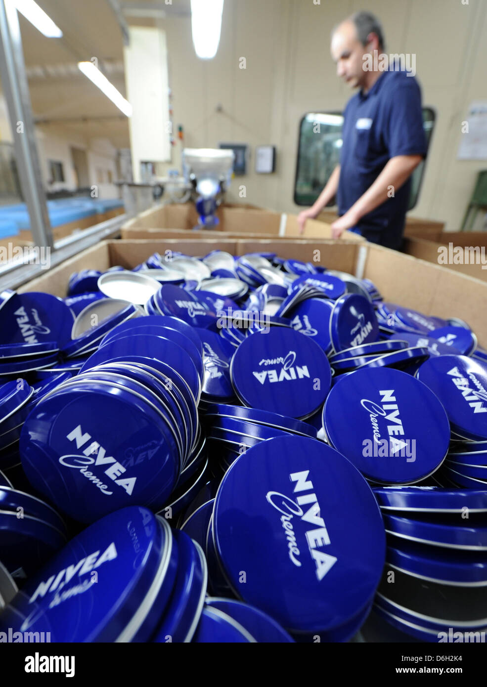 Nivea creme hi-res stock photography and images - Alamy