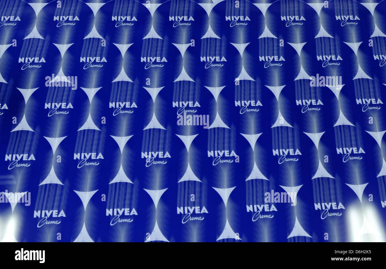 Nivea creme hi-res stock photography and images - Alamy