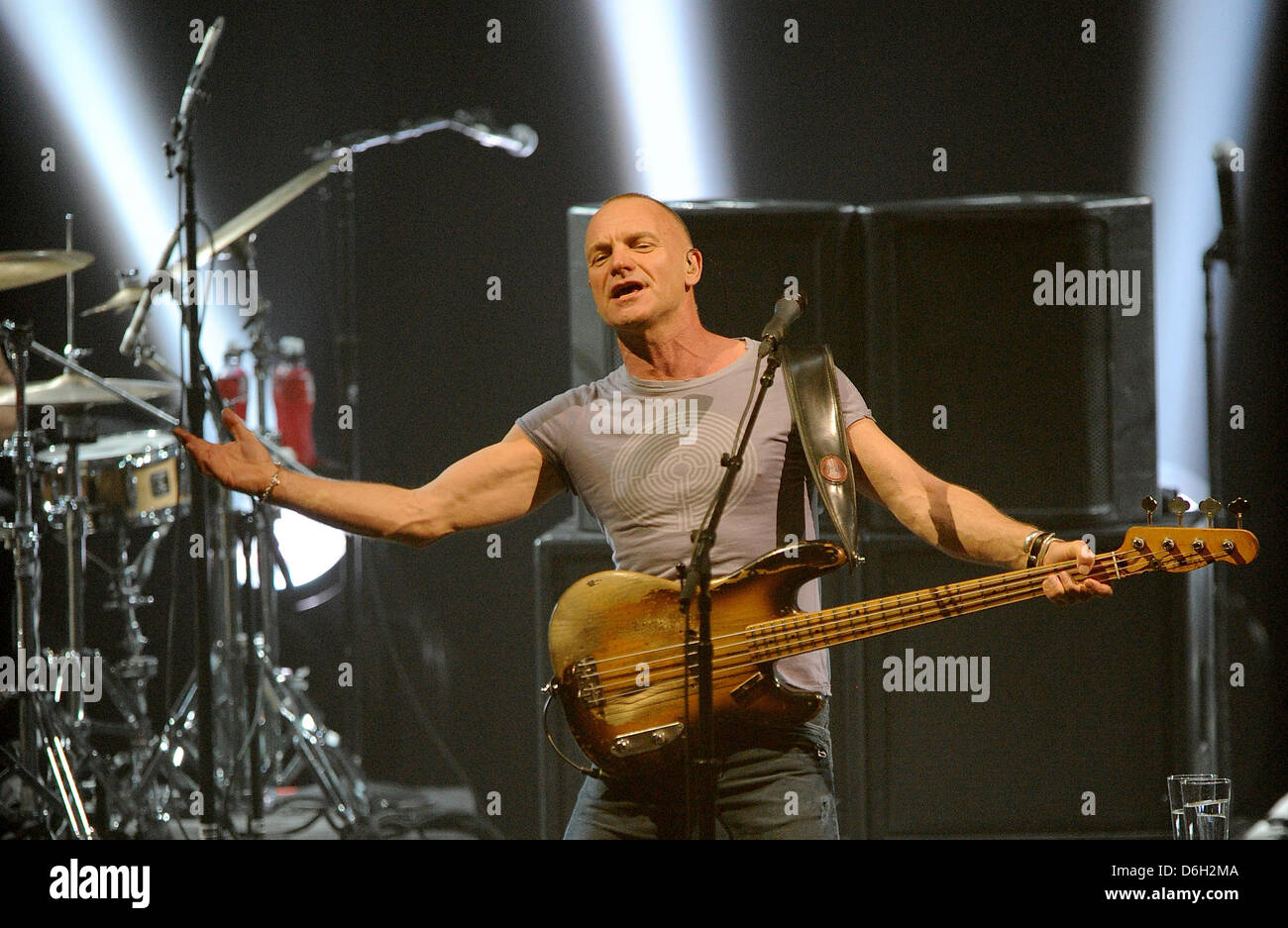 Sting gordon sumner performing hi-res stock photography and images - Alamy