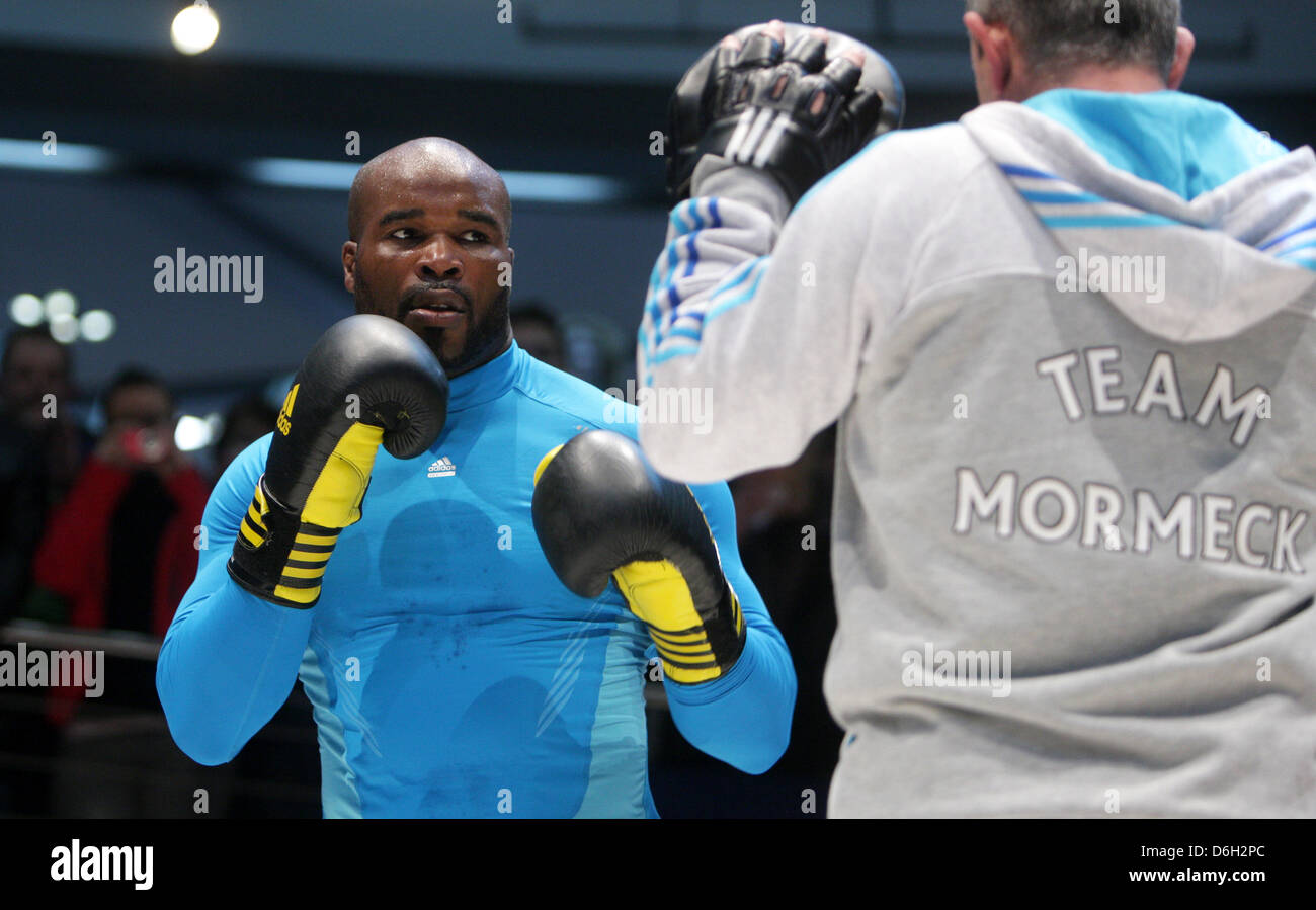 French athlete boxer hi-res stock photography and images - Alamy