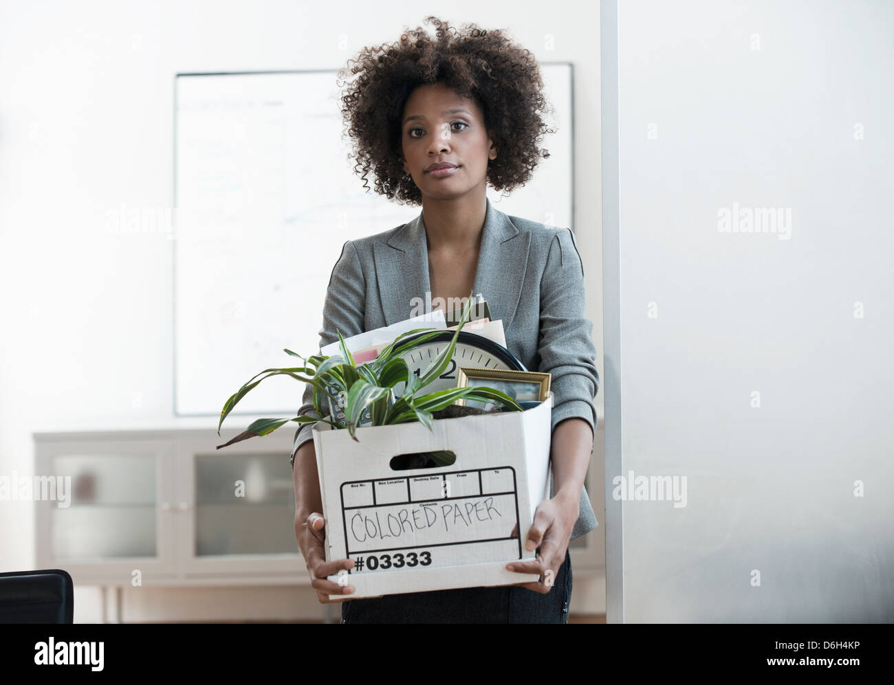 African american office box hi-res stock photography and images - Alamy