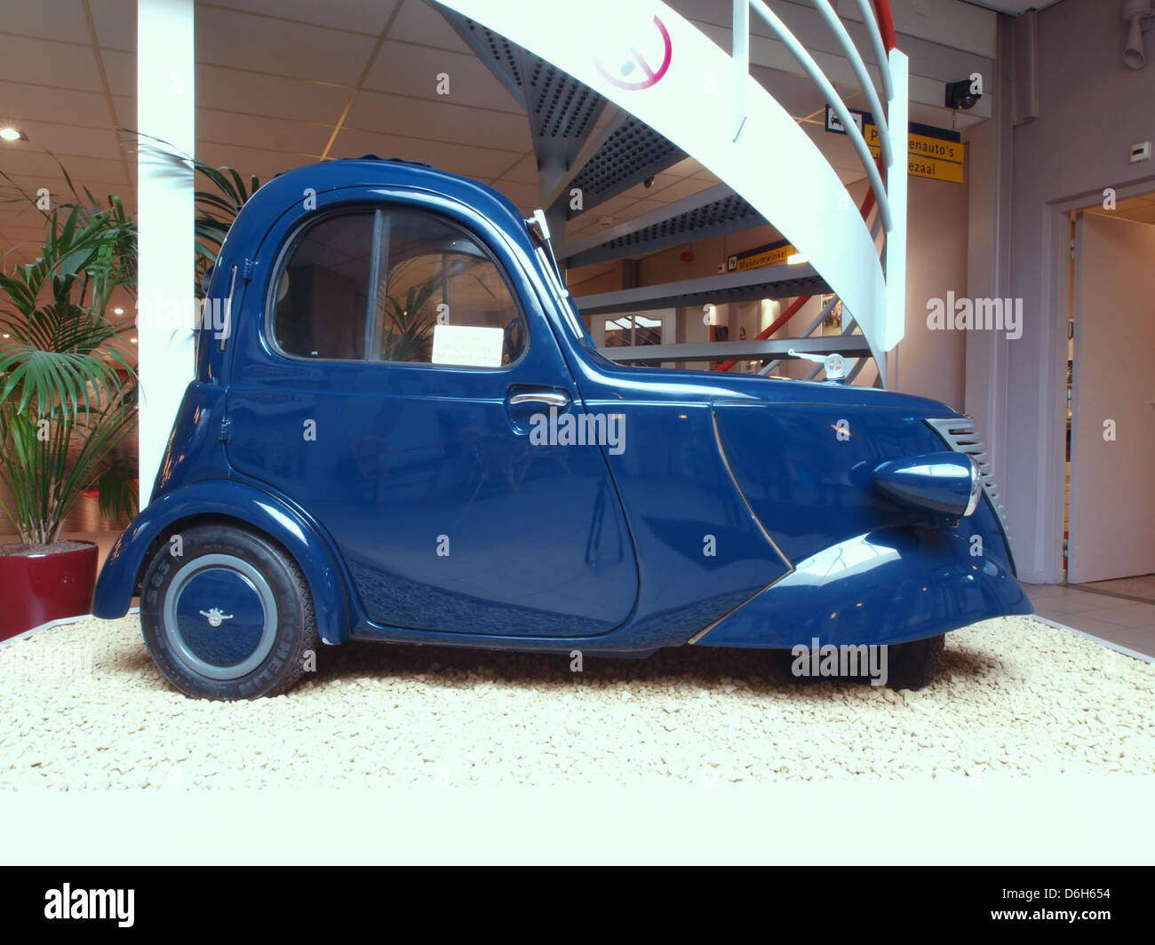The 1941 DAF 'Rijdende Regenjas' is a Dutch military vehicle with a ...