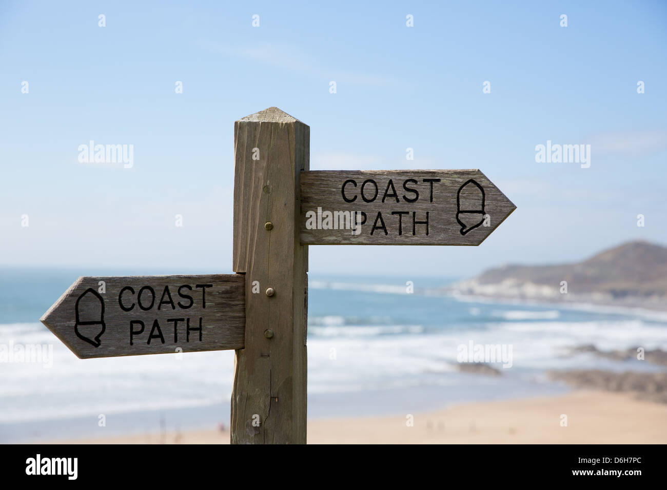 Coast path sign against sea and sand background Stock Photo - Alamy