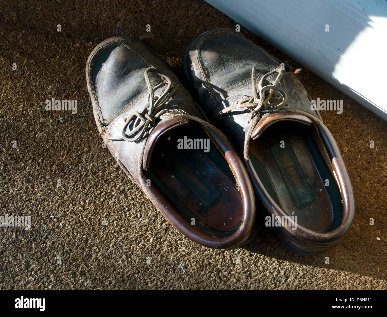 Scruffy shoes hi-res stock photography and images - Alamy