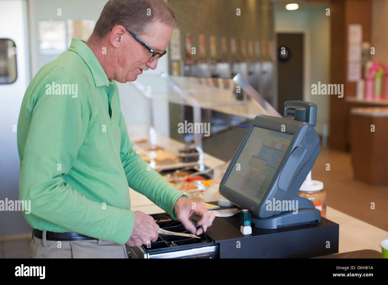 Operating food stand hi-res stock photography and images - Alamy