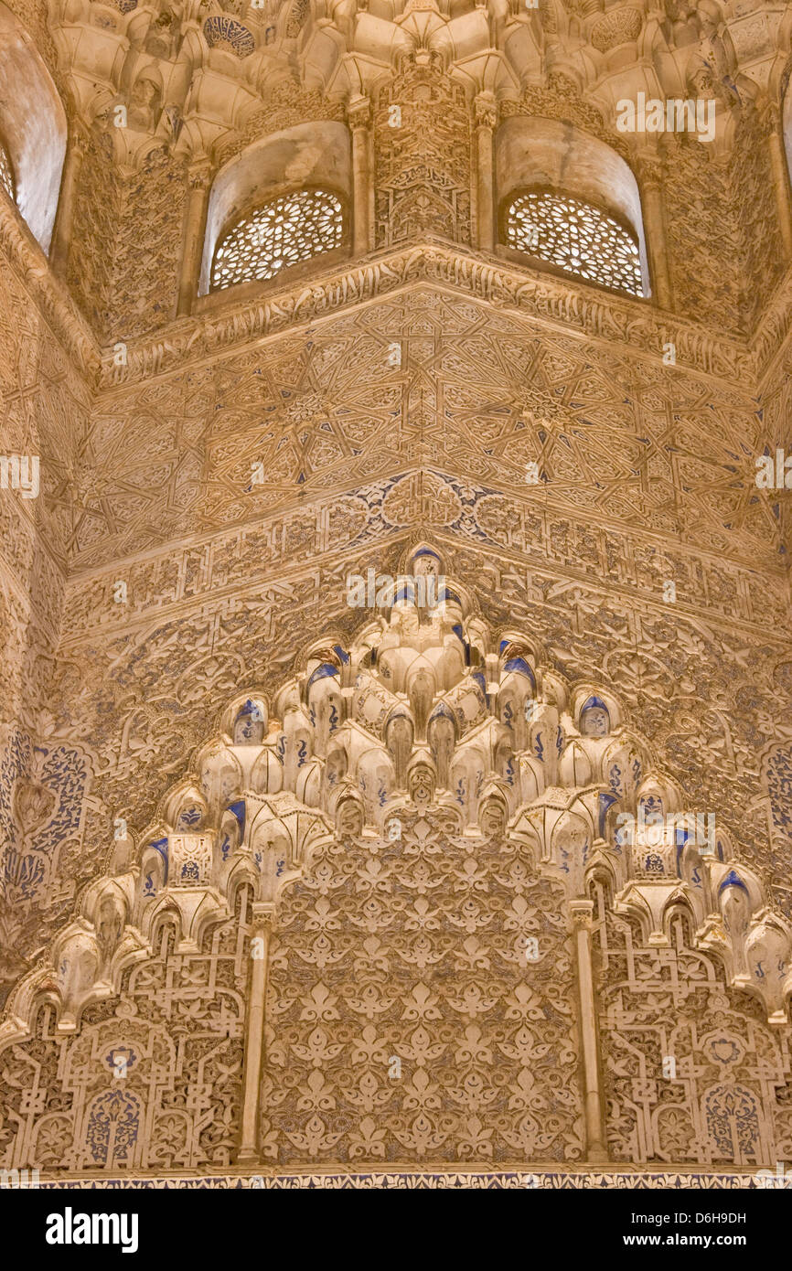 Intricate detailed decorative ornate interior Islamic artwork Alhambra ...