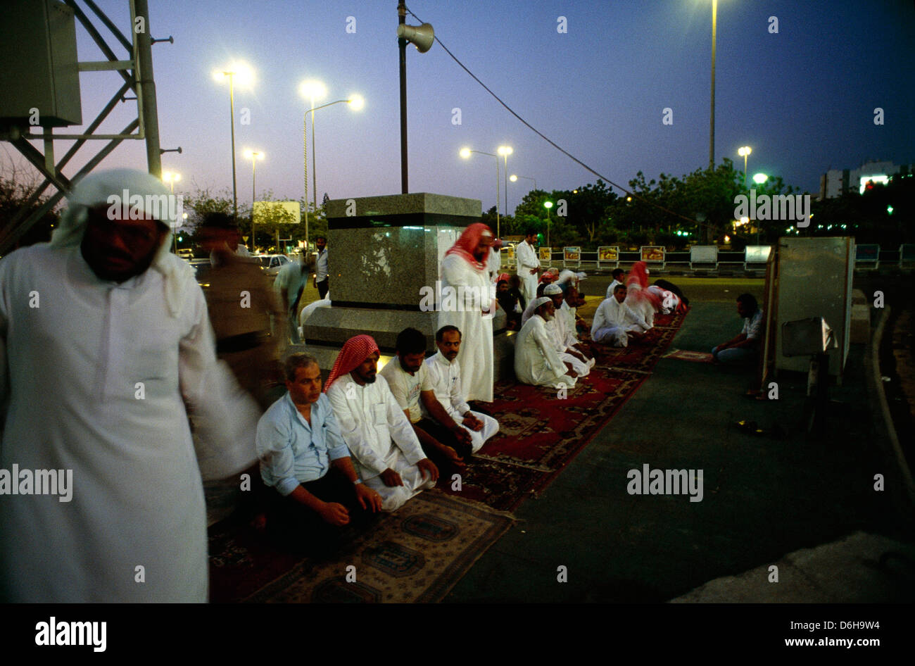Prayer mosque riyadh hi-res stock photography and images - Alamy